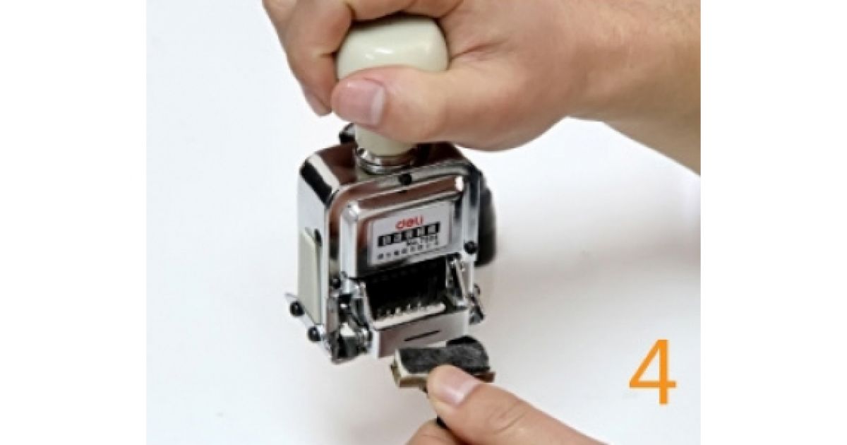 Numbering Machine 8 Digits Deli · Stationery